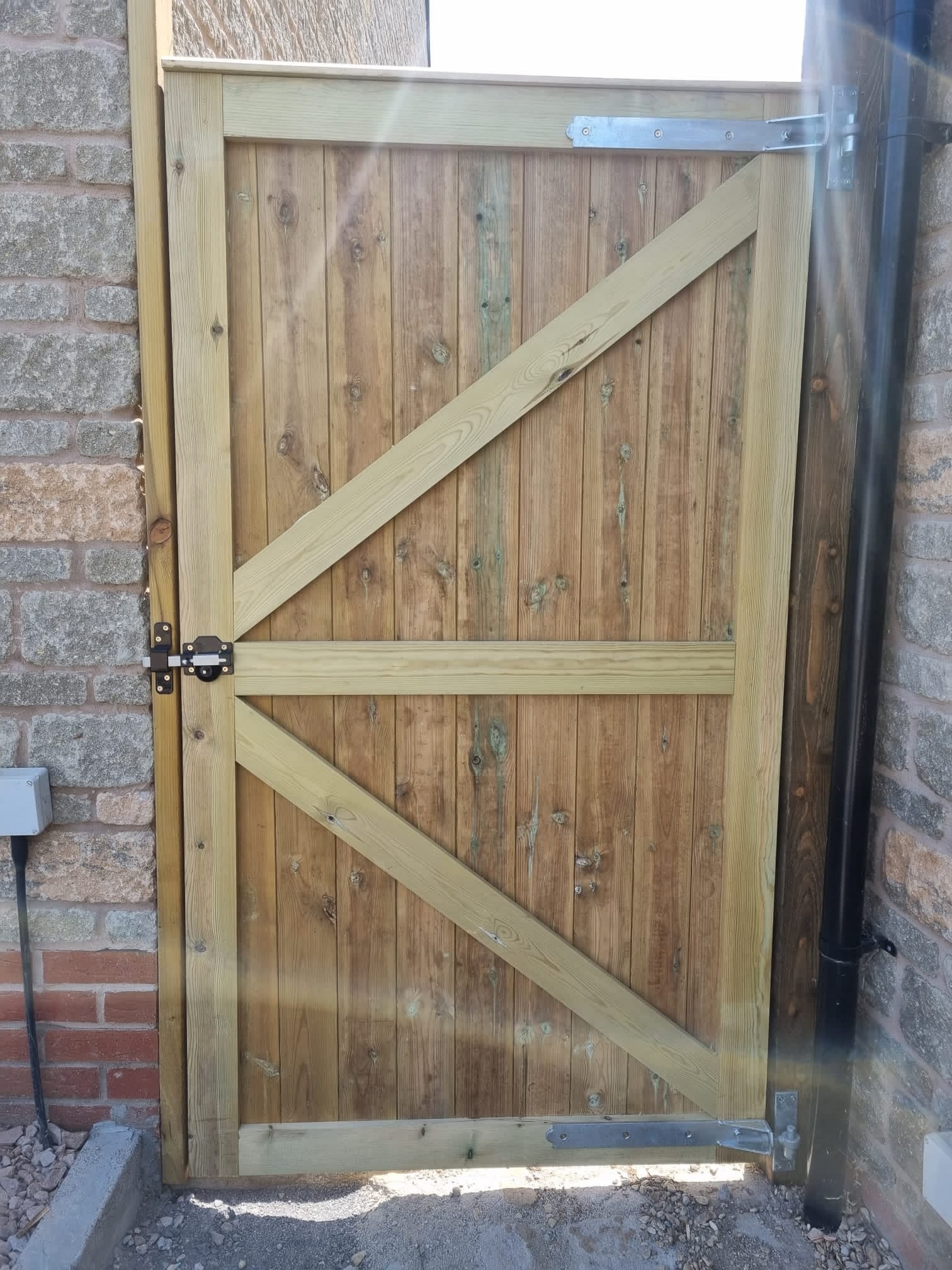 Gate Installation — Heritage Gates & Fencing Ltd.